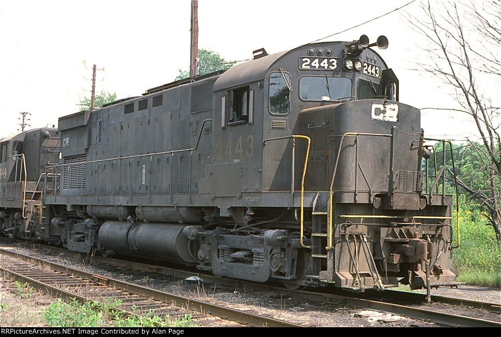 CR C425 2443 and GP7 5889